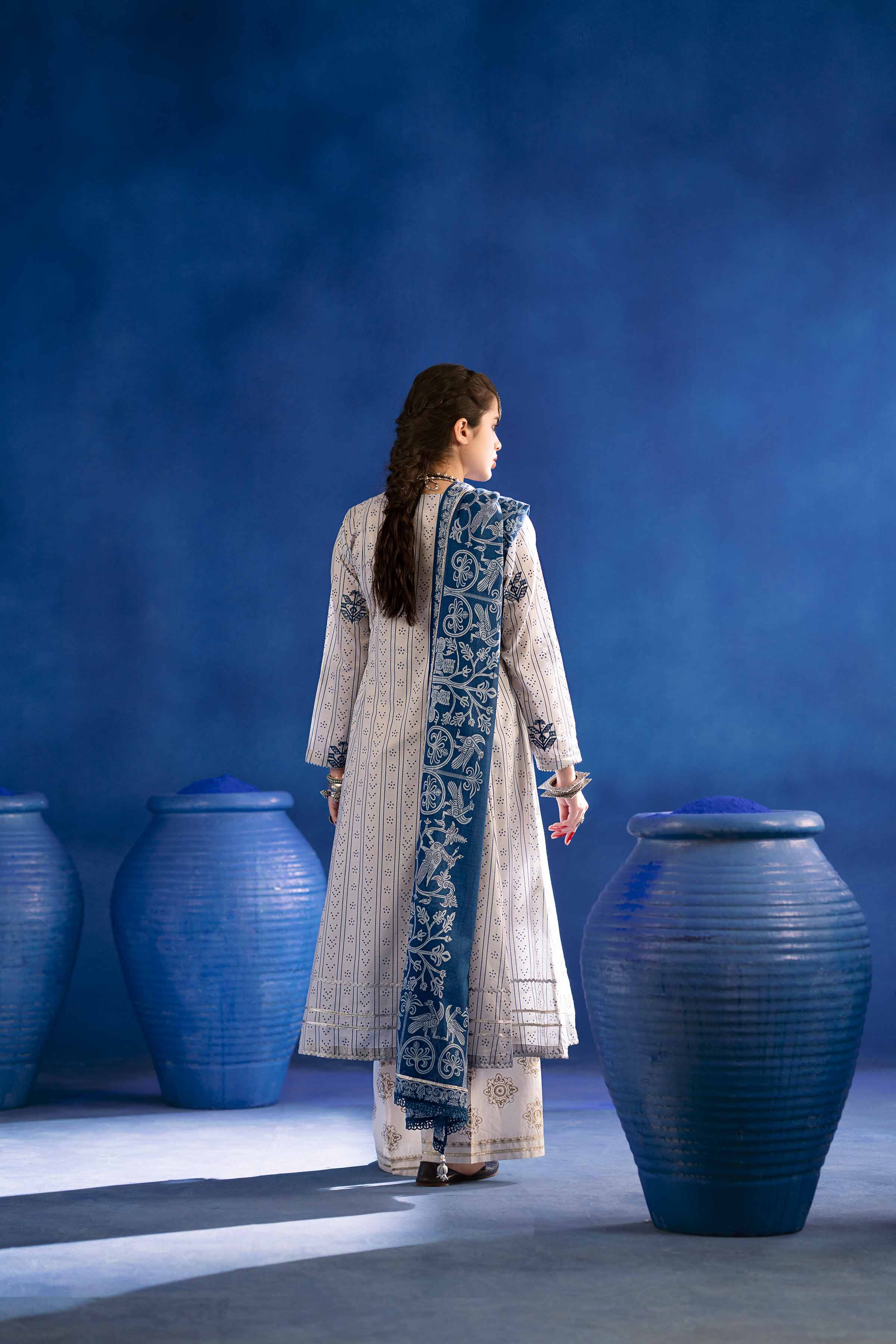 Pret Indigo 2 Piece Printed Embroidered Suit – NISHAT
